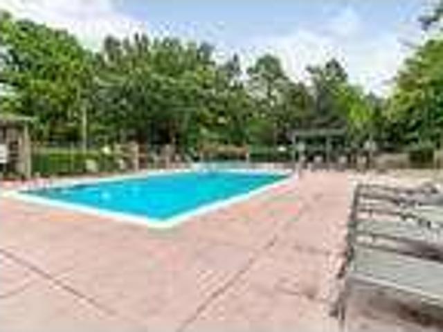 Fantastic 1 Bed 1 Bath Available Now $985/mo