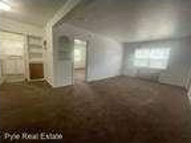 Fantastic 2 Bd 1 Ba $775 Per Month