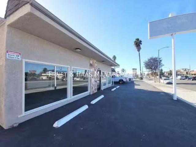 Fantastic Opportunity Retail/Commercial Storefront on Busy A.