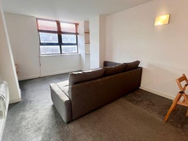 Fantastic modern 2 bed apartment in the City Centre