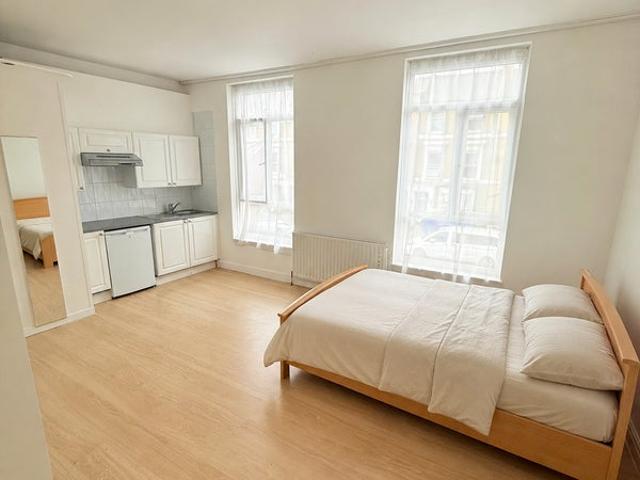 Fantastic Self Contained Studio Flat