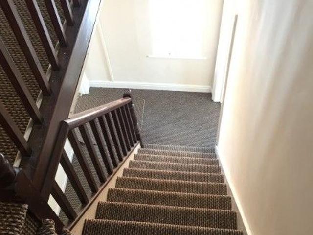 Fantastic Student Accommodation, Fully Refurbished, Five Double Beds