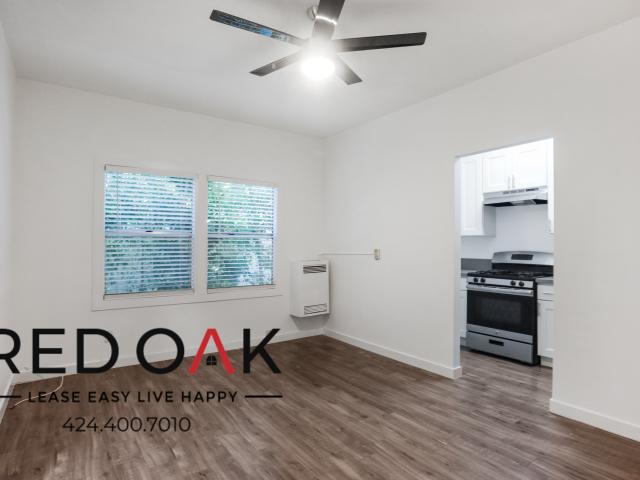 Fantastic Studio with Stainless Appliances, Walk In Closet and On Site Laundry ~ In Coveted East Hollywood!