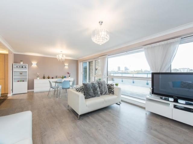 Fantastic Two Bedroom Apartment E14