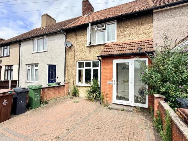 Fanshawe Crescent, Dagenham, RM9 3 bed house to rent £2,300 pcm £531 pw