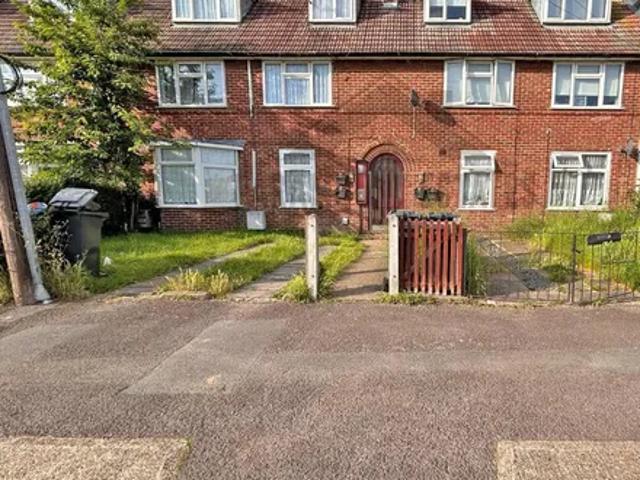 Fanshawe Crescent, London, RM9 5EB, United Kingdom | Room for rent #133740190 | Rentberry