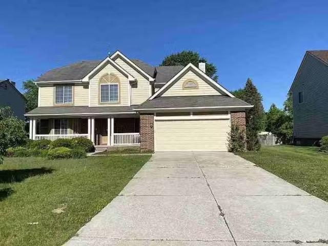Fabulous 4 bedroom, 2.5 bath house in the most desirable Farmi.