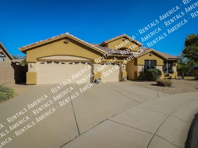 Fabulous 4 Bedroom Home With Beautiful Pool & Spacious 3 Car Garage!