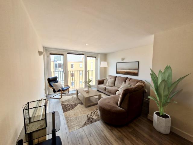 Fabulous two double bedroom furnished apartment with Juliet balcony in the heart of the Lace Market