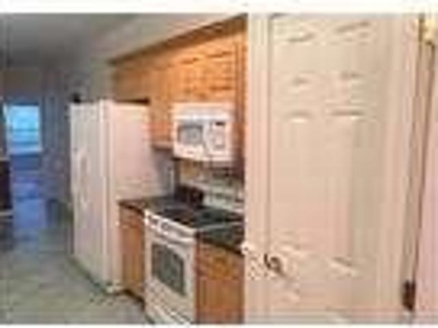 Fabulous Country Rental Home. 3+ Car Garage!
