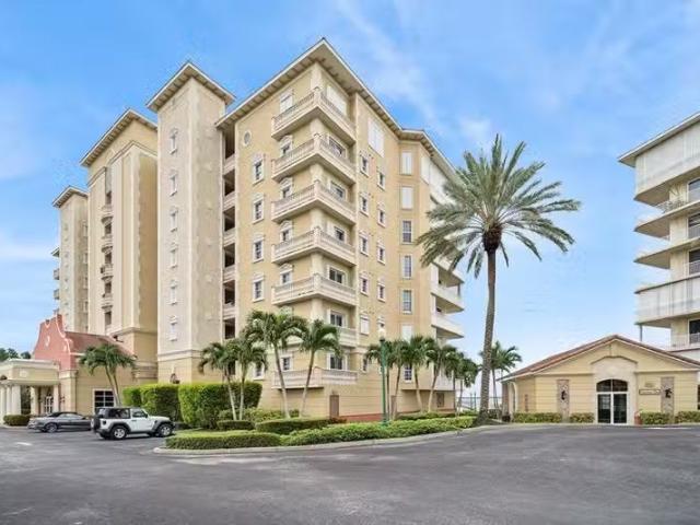 Fabulous Penthouse Condo with Picturesque Views