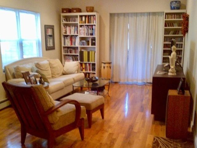 Fabulous Quiet sunny Apartment in the heart of Astoria !