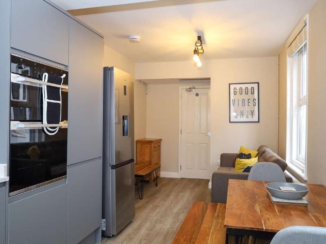 Fabulous referbished property in Portswood Room 3