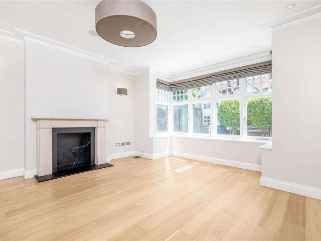 Fabulous six bedroom home with garage ideally located in Barnes Village