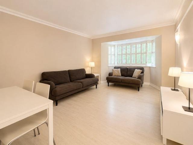 Fab 4 Bed Flat in Leigham Hall Streatham High Road