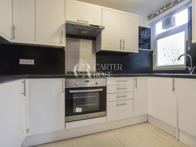 Fab ground floor flat Hunter Close Balham