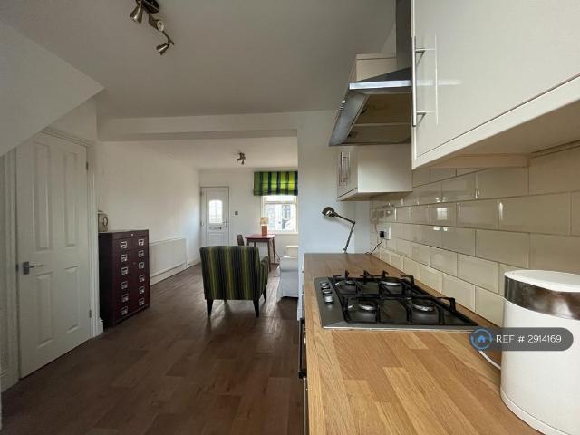 Factory Road, Northfleet, Gravesend. 3 bed terraced house to rent £1,550 pcm £358 pw