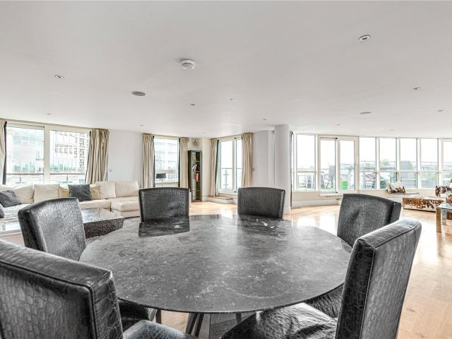 3 bedroom property in Hamilton House, 6 St George Wharf, London, SW8 £6,500 pcm | Chestertons