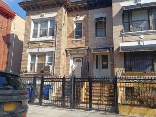 Faile St
