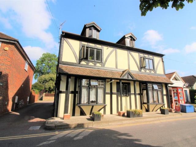 Faincroft House, Cobham DA12 1 bed ground floor flat to rent £1,075 pcm £248 pw