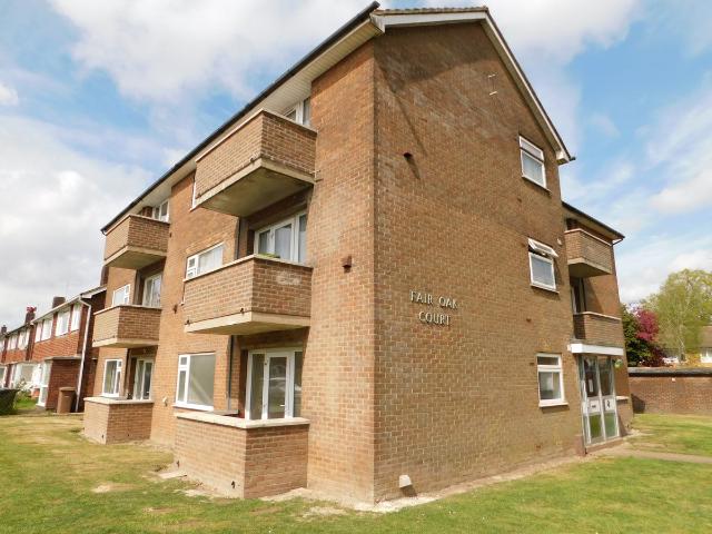 Fair Oak Court, Fair Oak Drive, Luton LU2, 1 bed flat to rent, £900 pcm | PrimeLocation
