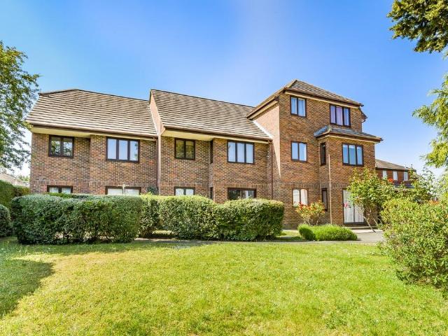 Fair Oak Road, Hampshire SO50 1 bed flat to rent £1,050 pcm £242 pw