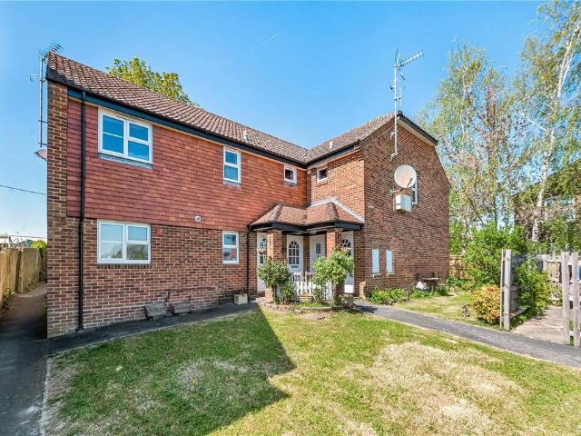 Fair Place, South Road, Wivelsfield. 1 bed apartment to rent £1,050 pcm £242 pw