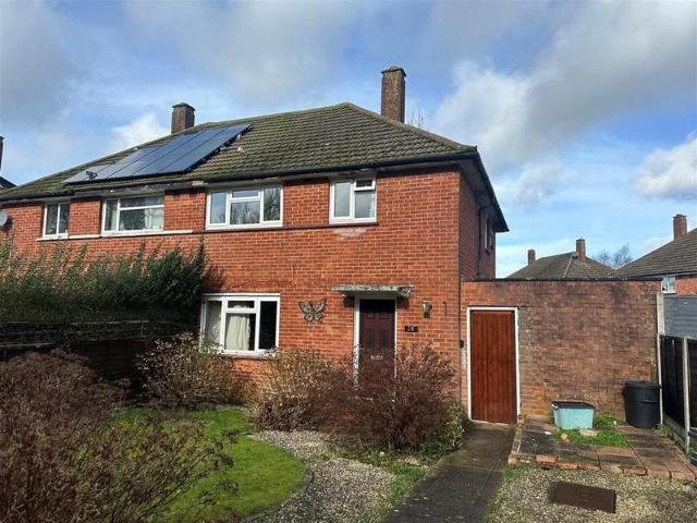 Fairchildes Avenue, New Addington, Croydon 3 bed house for sal.