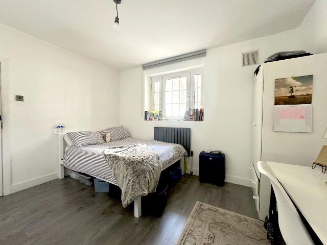 Fairclough Street, Aldgate E1, 4 bed flat to rent, £3,900 pcm | PrimeLocation