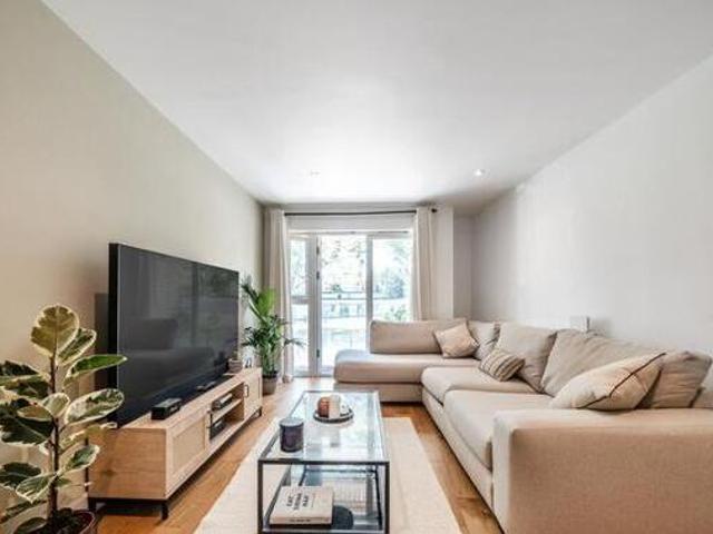 Fairbourne Road, Clapham, 2 Bedroom Flat