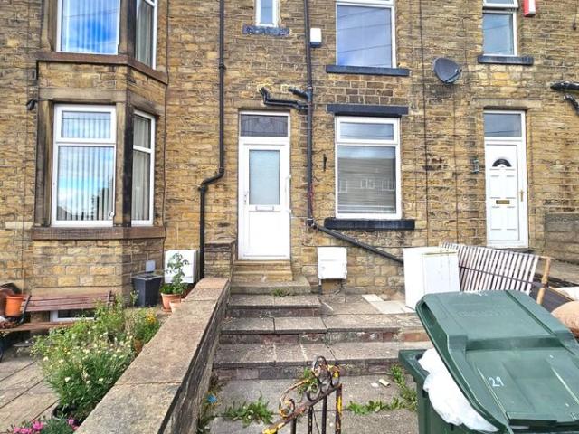Fairbank, Shipley BD18, 2 bed terraced house to rent, £795 pcm | PrimeLocation
