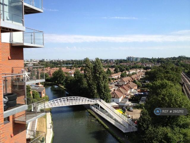 Fairbanks Court, Wembley, HA0 2 bed flat to rent £2,075 pcm £479 pw
