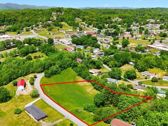 Fairbanks St, Kingsport, TN 37660