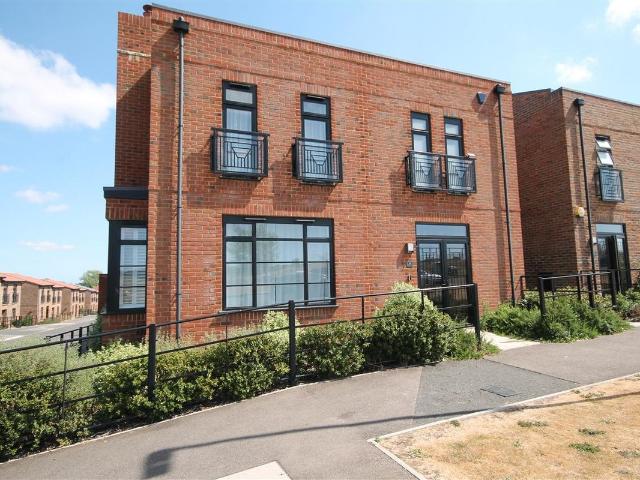 Fairbrass Way, Canterbury CT1, 3 bed detached house to rent, £2,200 pcm | PrimeLocation