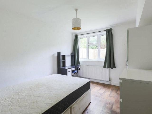 Fairbridge Road, Archway, London N19, 3 bed flat to rent, £3,600 pcm | PrimeLocation