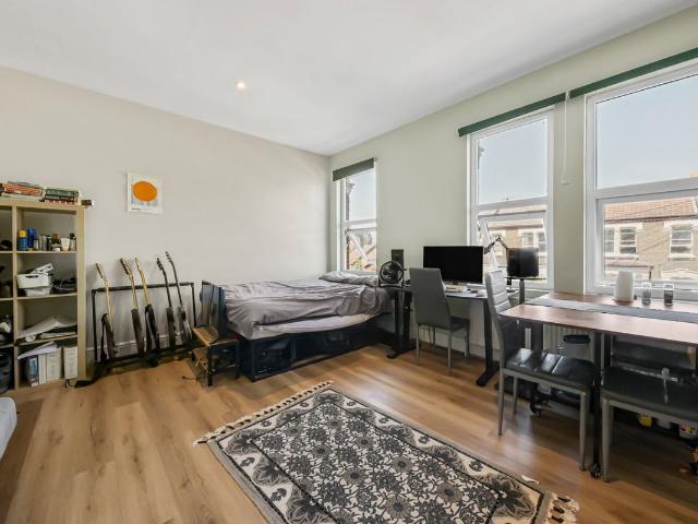 Fairbridge Road, Hornsey Rise N19, Studio to rent, £1,500 pcm | PrimeLocation