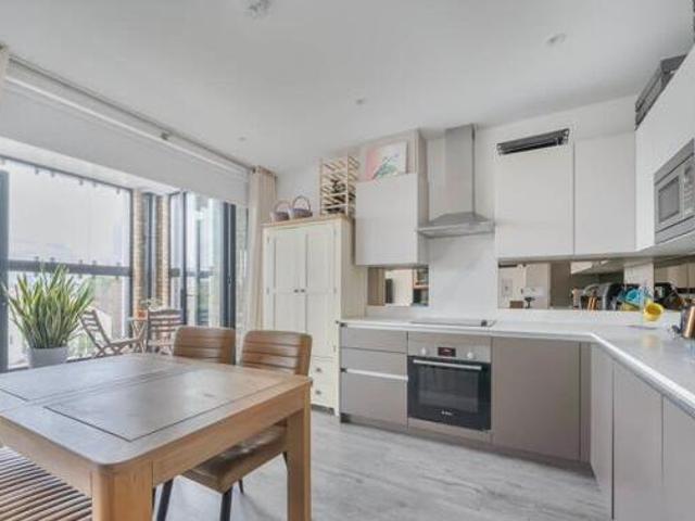 Fairbridge Road, London, 2 Bedroom Flat