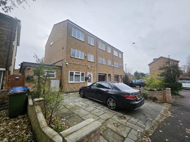 Fairby Road SE12, 3 bed flat to rent, £2,395 pcm | PrimeLocation
