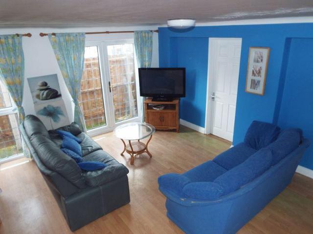 Fairgreen Way, Selly Oak, Birmingham. 5 bed terraced house to rent £2,210 pcm £510 pw