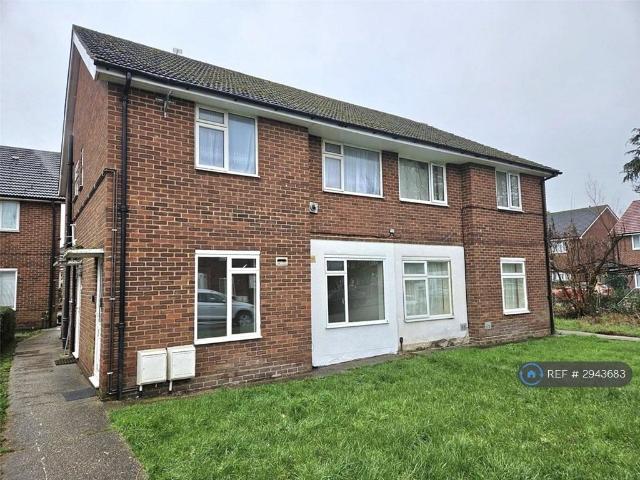 Fairey Avenue, Hayes, UB3 2 bed maisonette to rent £1,750 pcm £404 pw