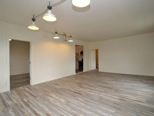 fairf01 2 Bedroom Apartment for Rent at 843 N Knott St, Portland, OR 97227 Eliot