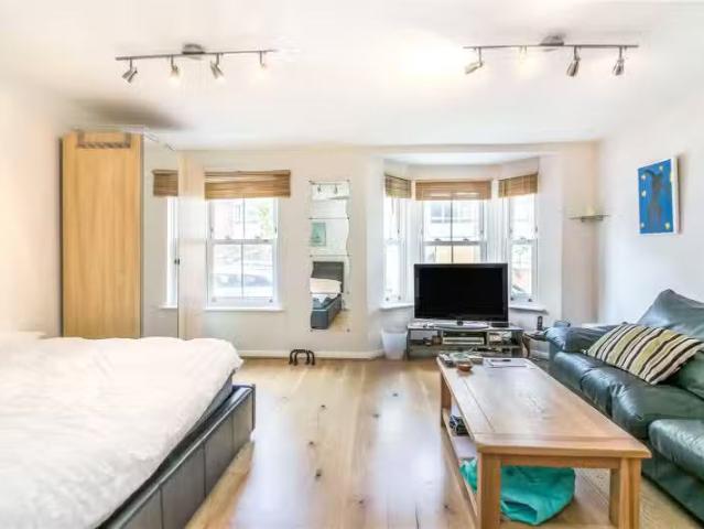 Fairfoot Road, London, E3 4EH