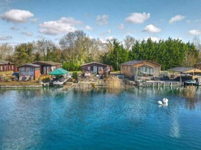 Fairford Water Ski Club, Fairford, 3 Bedroom Detached