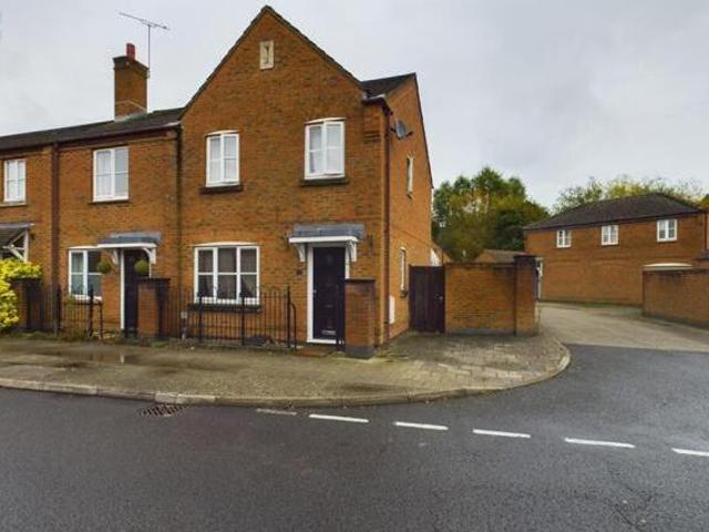 Fairford Leys Way, Aylesbury, 3 Bedroom End