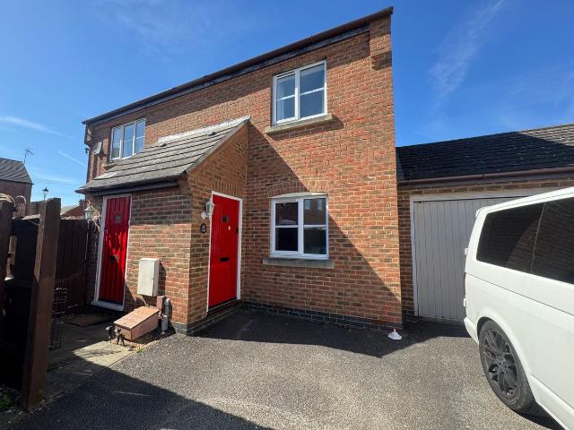 Fairford Leys Way, Aylesbury HP19, 2 bed flat to rent, £1,250 pcm | PrimeLocation