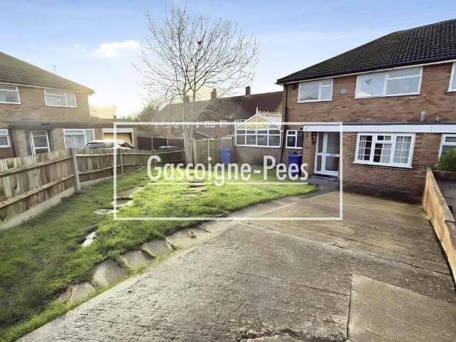 Fairfax, Bracknell, RG42 5 bed detached house to rent £2,400 pcm £554 pw