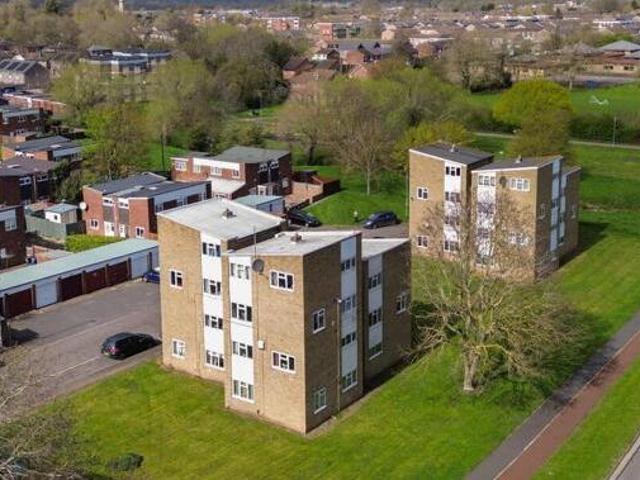Fairfax Court, St. Neots, 2 Bedroom Apartment