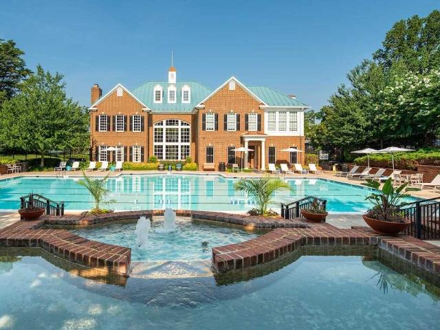 Fairfax Square 1 Bedroom Apartment for Rent at 9860 Fairfax Sq, Fairfax, VA 22031 Fairfax