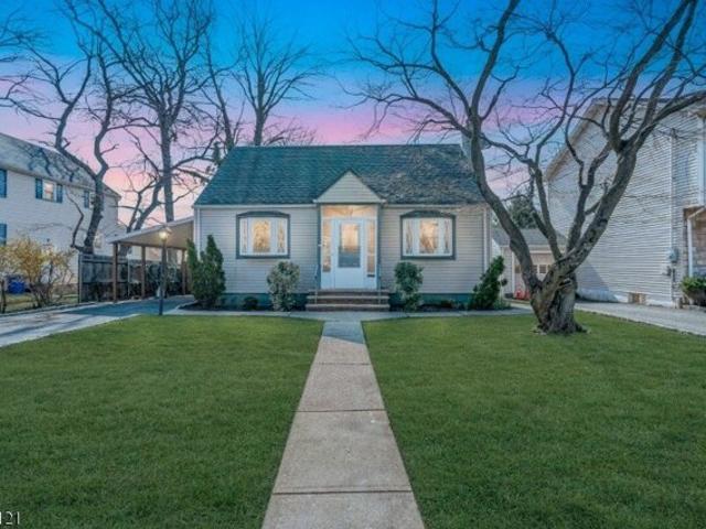 Fairfield Ave, Kenilworth, Home For Sale