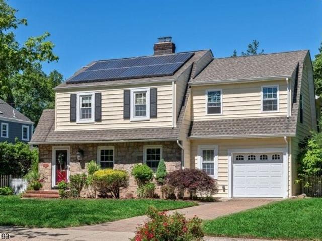 Fairfield Ave, Ridgewood Village, Home For Sale